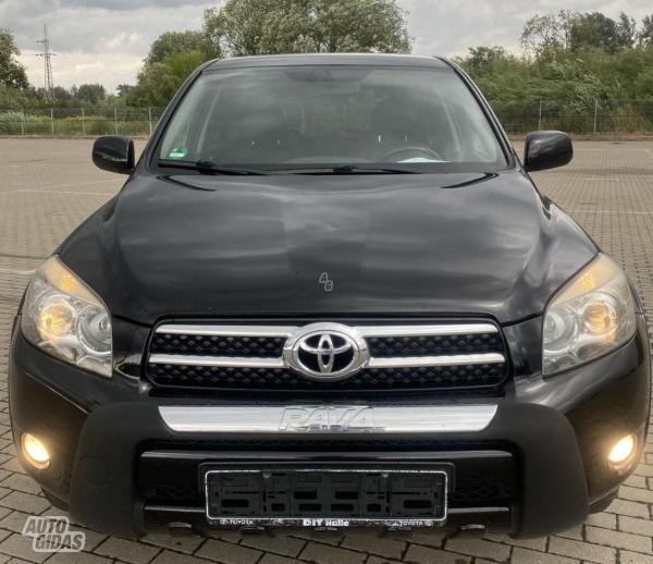 Black Toyota RAV4 2007 in Marijampole, with an engine capacity of 2.20 L and mileage of 178 thousand km for 3950 €, photo 5 on AUTOMOTO.COM.LV
