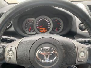 Melns Toyota RAV4 2007 Marijampole, ar dzinēja tilpumu 2.20 L un nobraukumu 178 tūkst. km par 3950 €, foto 9 vietnē AUTOMOTO.COM.LV