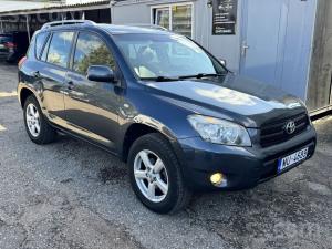 Melns Toyota RAV4 2007 Daugavpils, ar dzinēja tilpumu 2.20 L un nobraukumu 0 tūkst. km par 4000 €, foto  vietnē AUTOMOTO.COM.LV