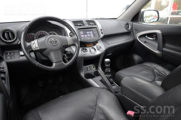 Тойота РАВ 4 2007 в Рига на AUTOMOTO.COM.LV Черный Тойота РАВ 4 2007 в Рига, объемом двигателя 2.20 л и пробегом 354 тыс. км за 1695 €, фото 7 на AUTOMOTO.COM.LV