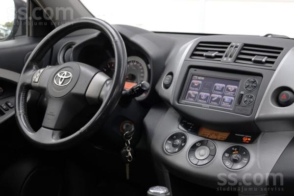 Тойота РАВ 4 2007 в Рига на AUTOMOTO.COM.LV Черный Тойота РАВ 4 2007 в Рига, объемом двигателя 2.20 л и пробегом 354 тыс. км за 1695 €, фото 11 на AUTOMOTO.COM.LV