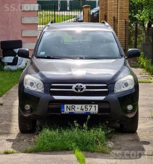 Melns Toyota RAV4 2008 Rīga, ar dzinēja tilpumu 2.20 L un nobraukumu 293 tūkst. km par 4500 €, foto 1 vietnē AUTOMOTO.COM.LV