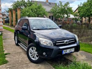 Melns Toyota RAV4 2008 Rīga, ar dzinēja tilpumu 2.20 L un nobraukumu 293 tūkst. km par 4500 €, foto 8 vietnē AUTOMOTO.COM.LV