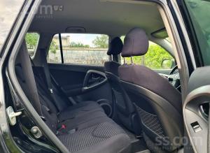 Melns Toyota RAV4 2008 Rīga, ar dzinēja tilpumu 2.20 L un nobraukumu 293 tūkst. km par 4500 €, foto 17 vietnē AUTOMOTO.COM.LV