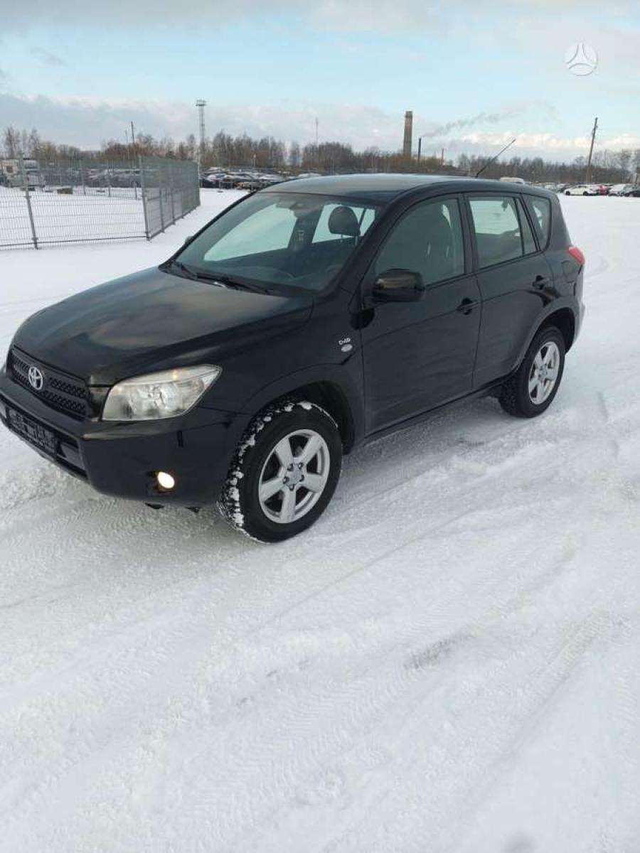 Black Toyota RAV4 2008 in Marijampole, with an engine capacity of 2.23 L and mileage of 203 thousand km for 4700 €, photo 1 on AUTOMOTO.COM.LV