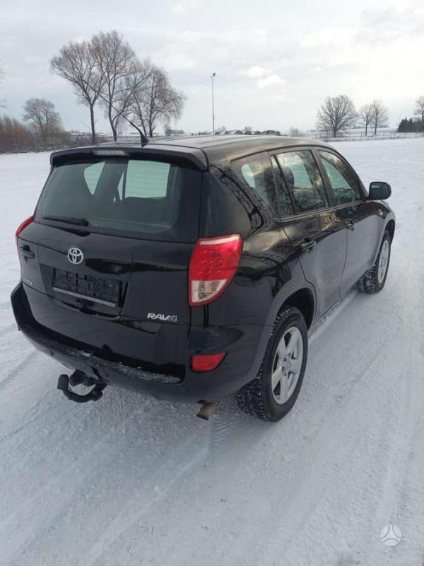 Melns Toyota RAV4 2008 Marijampole, ar dzinēja tilpumu 2.23 L un nobraukumu 203 tūkst. km par 4700 €, foto 4 vietnē AUTOMOTO.COM.LV