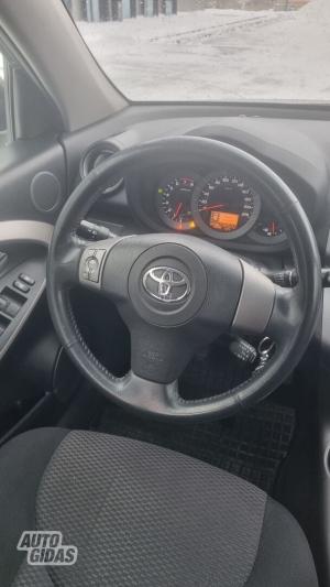 Black Toyota RAV4 2008 in Vilnius, with an engine capacity of 2.00 L and mileage of 237 thousand km for 5000 €, photo 10 on AUTOMOTO.COM.LV