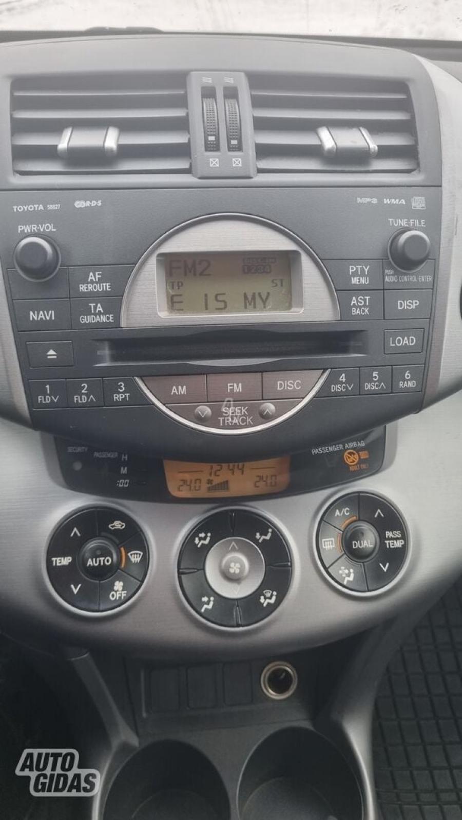 Black Toyota RAV4 2008 in Vilnius, with an engine capacity of 2.00 L and mileage of 237 thousand km for 5000 €, photo 13 on AUTOMOTO.COM.LV