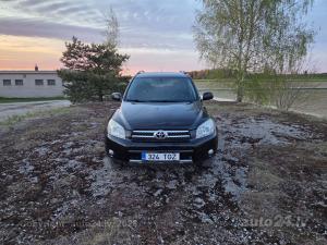 Melns Toyota RAV4 2008 Tallina, ar dzinēja tilpumu 2.20 L un nobraukumu 310 tūkst. km par 3900 €, foto  vietnē AUTOMOTO.COM.LV
