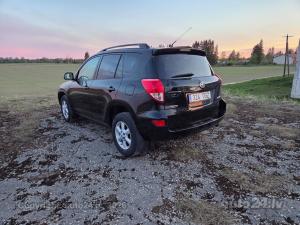 Black Toyota RAV4 2008 in Tallinn, with an engine capacity of 2.20 L and mileage of 310 thousand km for 3900 €, photo 5 on AUTOMOTO.COM.LV