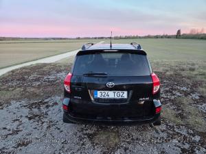 Black Toyota RAV4 2008 in Tallinn, with an engine capacity of 2.20 L and mileage of 310 thousand km for 3900 €, photo 6 on AUTOMOTO.COM.LV