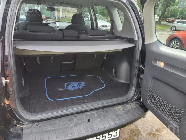 Melns Toyota RAV4 2008 Rīga, ar dzinēja tilpumu 2.00 L un nobraukumu 266 tūkst. km par 4000 €, foto 5 vietnē AUTOMOTO.COM.LV