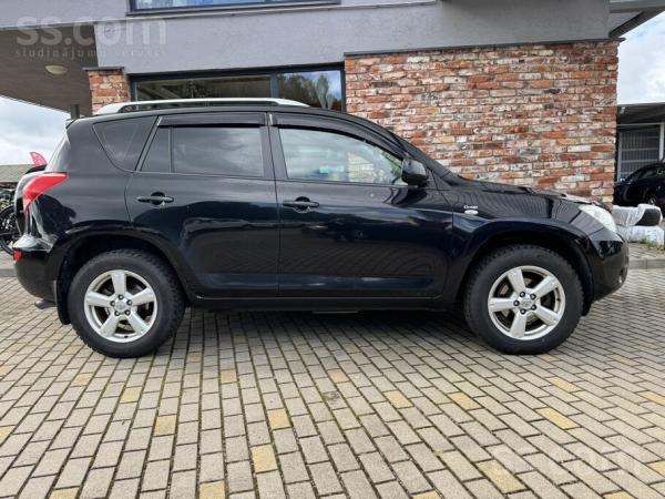 Melns Toyota RAV4 2008 Talsi, ar dzinēja tilpumu 2.20 L un nobraukumu 0 tūkst. km par 3970 €, foto 2 vietnē AUTOMOTO.COM.LV