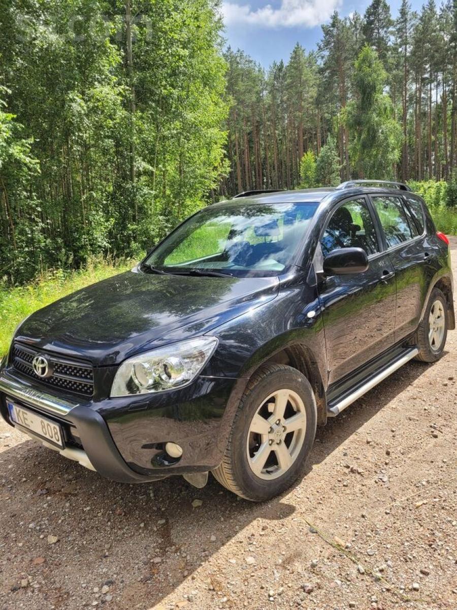 Black Toyota RAV4 2008 in Jelgava, with an engine capacity of 2.00 L and mileage of 200 thousand km for 5500 €, photo 9 on AUTOMOTO.COM.LV