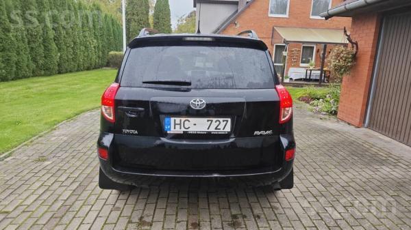 Melns Toyota RAV4 2008 Rīga, ar dzinēja tilpumu 2.00 L un nobraukumu 70 tūkst. km par 4000 €, foto 4 vietnē AUTOMOTO.COM.LV