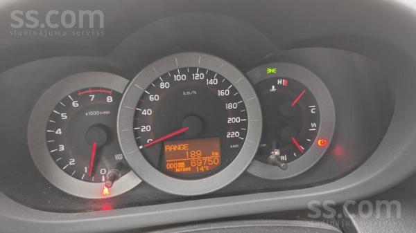 Melns Toyota RAV4 2008 Rīga, ar dzinēja tilpumu 2.00 L un nobraukumu 70 tūkst. km par 4000 €, foto 7 vietnē AUTOMOTO.COM.LV