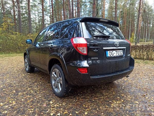 Черный Тойота РАВ 4 2009 в Даугавпилс, объемом двигателя 2.20 л и пробегом 266 тыс. км за 6250 €, фото 6 на AUTOMOTO.COM.LV