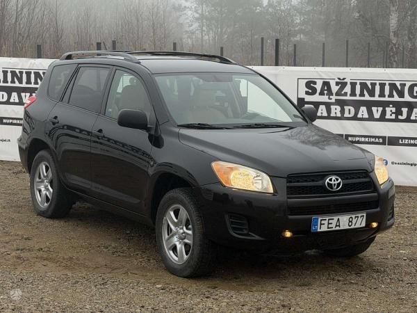 Black Toyota RAV4 2009 in Vilnius, with an engine capacity of 2.49 L and mileage of 145 thousand km for 5000 €, photo 1 on AUTOMOTO.COM.LV