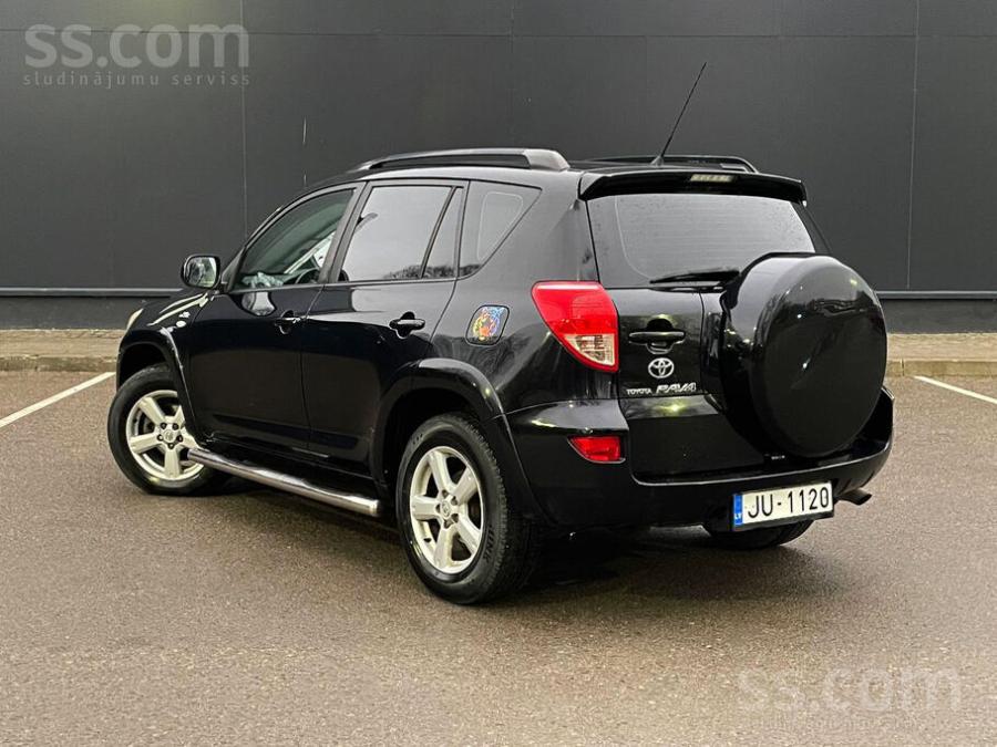 Black Toyota RAV4 2009 in Riga, with an engine capacity of 2.20 L and mileage of 0 thousand km for 3650 €, photo 3 on AUTOMOTO.COM.LV