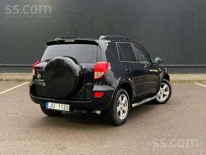 Black Toyota RAV4 2009 in Riga, with an engine capacity of 2.20 L and mileage of 0 thousand km for 3650 €, photo 4 on AUTOMOTO.COM.LV