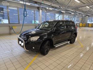 Black Toyota RAV4 2009 in Ukmerge, with an engine capacity of 2.20 L and mileage of 206 thousand km for 5400 €, photo  on AUTOMOTO.COM.LV
