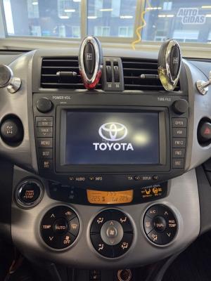 Black Toyota RAV4 2009 in Ukmerge, with an engine capacity of 2.20 L and mileage of 206 thousand km for 5400 €, photo 21 on AUTOMOTO.COM.LV
