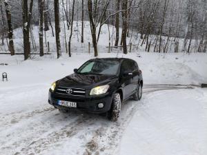 Black Toyota RAV4 2009 in Alytus, with an engine capacity of 2.20 L and mileage of 294 thousand km for 4800 €, photo 9 on AUTOMOTO.COM.LV