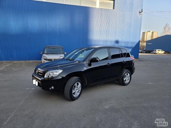 Melns Toyota RAV4 2009 Ukmergė, ar dzinēja tilpumu 2.20 L un nobraukumu 204 tūkst. km par 5400 €, foto 1 vietnē AUTOMOTO.COM.LV