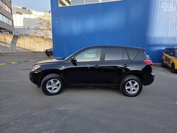 Melns Toyota RAV4 2009 Ukmergė, ar dzinēja tilpumu 2.20 L un nobraukumu 204 tūkst. km par 5400 €, foto 2 vietnē AUTOMOTO.COM.LV