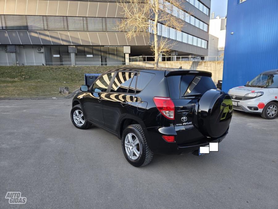 Melns Toyota RAV4 2009 Ukmergė, ar dzinēja tilpumu 2.20 L un nobraukumu 204 tūkst. km par 5400 €, foto 3 vietnē AUTOMOTO.COM.LV