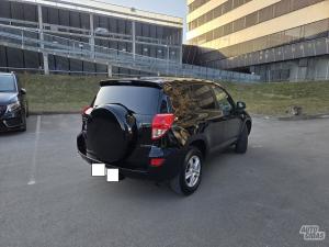 Melns Toyota RAV4 2009 Ukmergė, ar dzinēja tilpumu 2.20 L un nobraukumu 204 tūkst. km par 5400 €, foto 5 vietnē AUTOMOTO.COM.LV