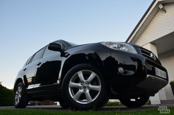 Melns Toyota RAV4 2009 Kauņa, ar dzinēja tilpumu 2.20 L un nobraukumu 252 tūkst. km par 5950 €, foto 3 vietnē AUTOMOTO.COM.LV