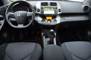 Black Toyota RAV4 2009 in Kaunas, with an engine capacity of 2.20 L and mileage of 252 thousand km for 5950 €, photo 21 on AUTOMOTO.COM.LV