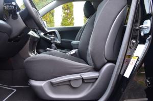 Black Toyota RAV4 2009 in Kaunas, with an engine capacity of 2.20 L and mileage of 252 thousand km for 5950 €, photo 26 on AUTOMOTO.COM.LV