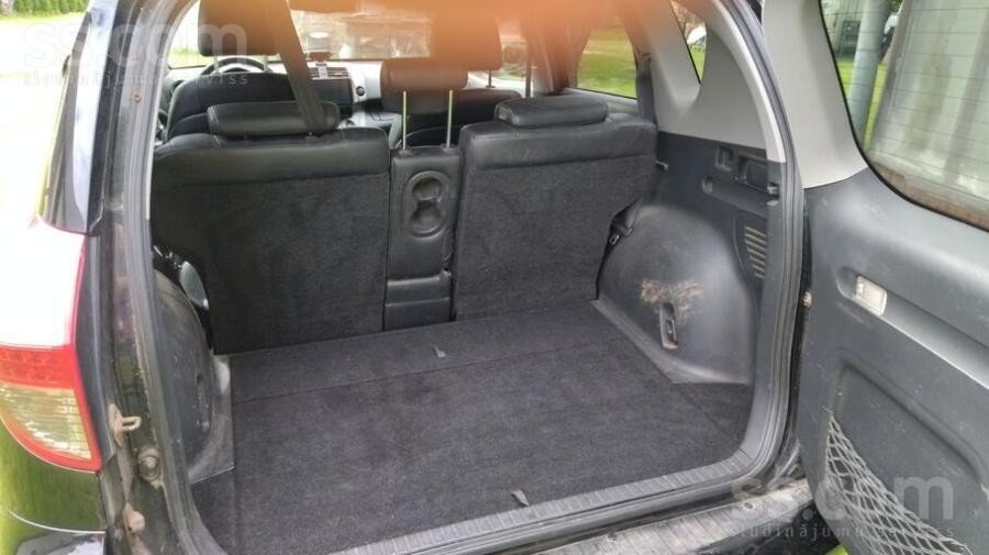 Melns Toyota RAV4 2009 Valmiera, ar dzinēja tilpumu 2.20 L un nobraukumu 283 tūkst. km par 6100 €, foto 6 vietnē AUTOMOTO.COM.LV