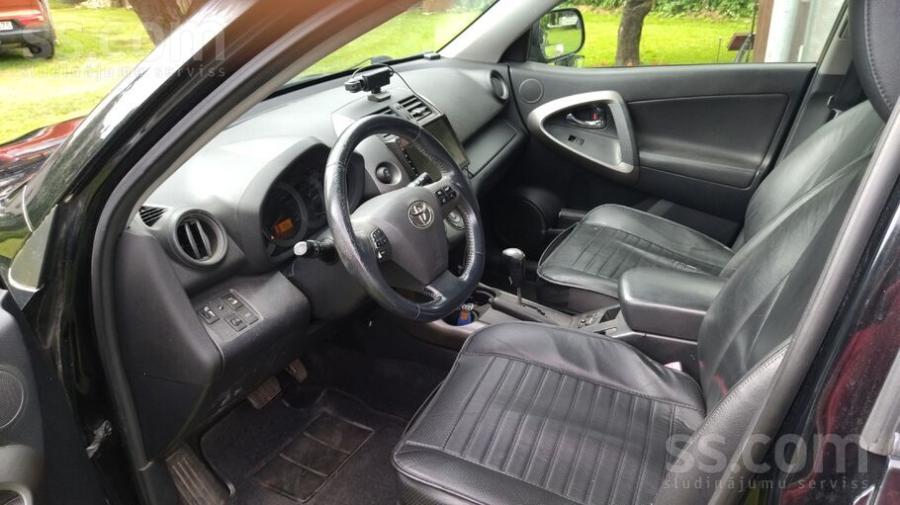 Melns Toyota RAV4 2009 Valmiera, ar dzinēja tilpumu 2.20 L un nobraukumu 283 tūkst. km par 6100 €, foto 8 vietnē AUTOMOTO.COM.LV