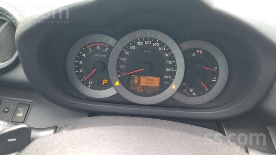 Melns Toyota RAV4 2009 Valmiera, ar dzinēja tilpumu 2.20 L un nobraukumu 283 tūkst. km par 6100 €, foto 11 vietnē AUTOMOTO.COM.LV
