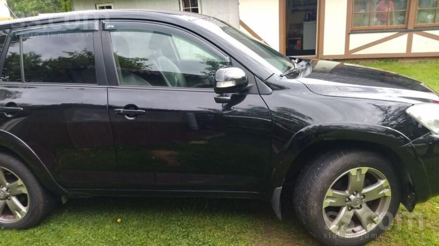 Melns Toyota RAV4 2009 Valmiera, ar dzinēja tilpumu 2.20 L un nobraukumu 283 tūkst. km par 6100 €, foto 12 vietnē AUTOMOTO.COM.LV