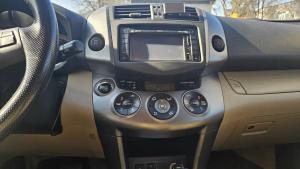 Black Toyota RAV4 2009 in Riga, with an engine capacity of 2.20 L and mileage of 219 thousand km for 5450 €, photo 19 on AUTOMOTO.COM.LV