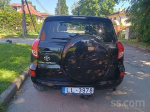 Melns Toyota RAV4 2009 Rīga, ar dzinēja tilpumu 2.20 L un nobraukumu 301 tūkst. km par 3500 €, foto 6 vietnē AUTOMOTO.COM.LV