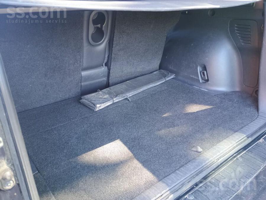 Melns Toyota RAV4 2009 Rīga, ar dzinēja tilpumu 2.20 L un nobraukumu 301 tūkst. km par 3500 €, foto 9 vietnē AUTOMOTO.COM.LV