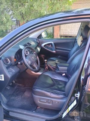 Melns Toyota RAV4 2009 Rīga, ar dzinēja tilpumu 2.20 L un nobraukumu 301 tūkst. km par 3500 €, foto 12 vietnē AUTOMOTO.COM.LV