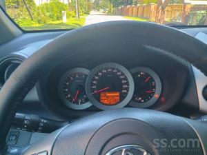 Melns Toyota RAV4 2009 Rīga, ar dzinēja tilpumu 2.20 L un nobraukumu 301 tūkst. km par 3500 €, foto 14 vietnē AUTOMOTO.COM.LV