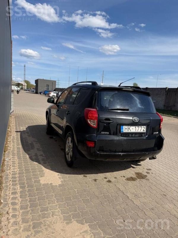 Melns Toyota RAV4 2009 Rīga, ar dzinēja tilpumu 2.00 L un nobraukumu 425 tūkst. km par 5100 €, foto 7 vietnē AUTOMOTO.COM.LV