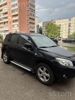 Melns Toyota RAV4 2009 Rīga, ar dzinēja tilpumu 2.20 L un nobraukumu 198 tūkst. km par 6750 €, foto 3 vietnē AUTOMOTO.COM.LV