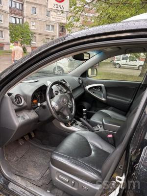 Melns Toyota RAV4 2009 Rīga, ar dzinēja tilpumu 2.20 L un nobraukumu 198 tūkst. km par 6750 €, foto 7 vietnē AUTOMOTO.COM.LV