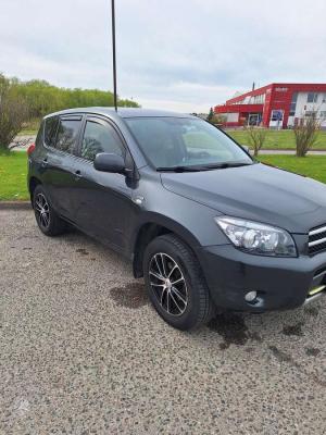 Black Toyota RAV4 2009 in Klaipeda, with an engine capacity of 2.20 L and mileage of 154 thousand km for 4500 €, photo 5 on AUTOMOTO.COM.LV