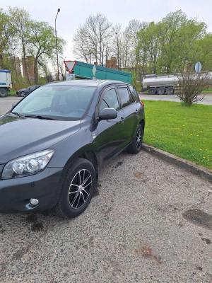 Black Toyota RAV4 2009 in Klaipeda, with an engine capacity of 2.20 L and mileage of 154 thousand km for 4500 €, photo 9 on AUTOMOTO.COM.LV