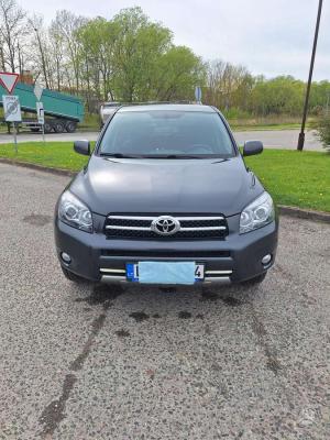 Black Toyota RAV4 2009 in Klaipeda, with an engine capacity of 2.20 L and mileage of 154 thousand km for 4500 €, photo 10 on AUTOMOTO.COM.LV