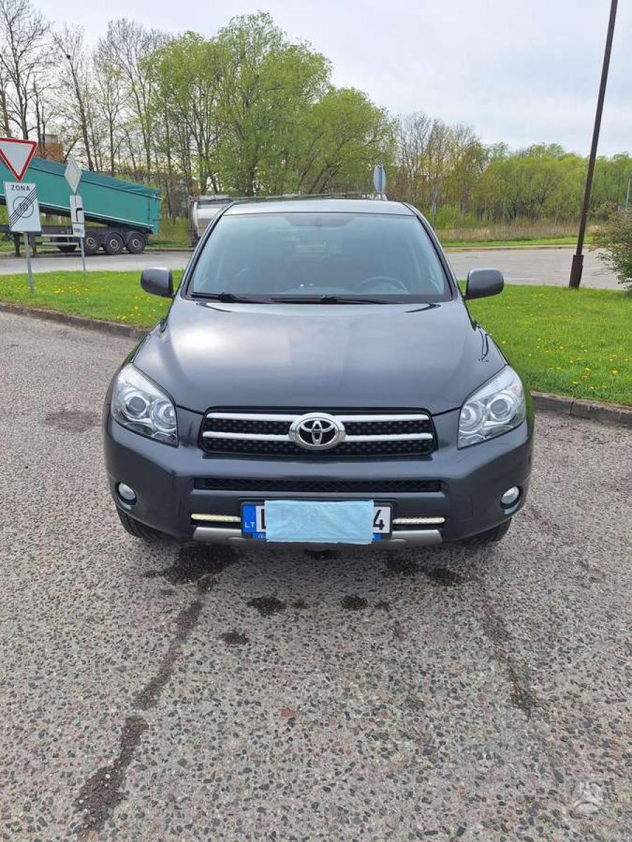 Black Toyota RAV4 2009 in Klaipeda, with an engine capacity of 2.20 L and mileage of 154 thousand km for 4500 €, photo 10 on AUTOMOTO.COM.LV
